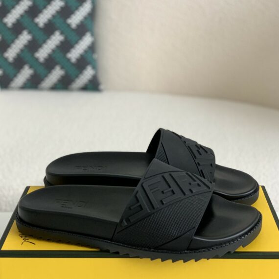 Fendi slippers – KIRBY