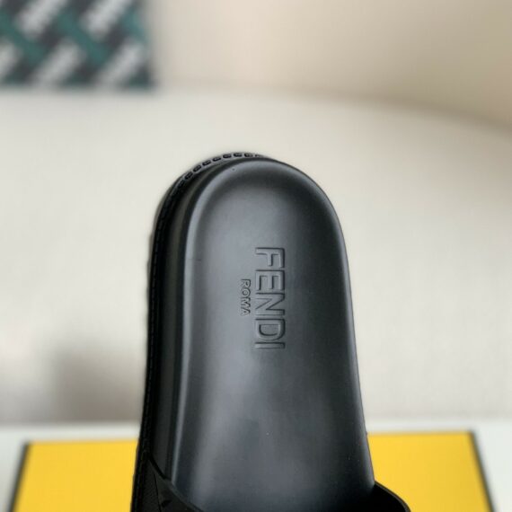 Fendi slippers – KIRBY