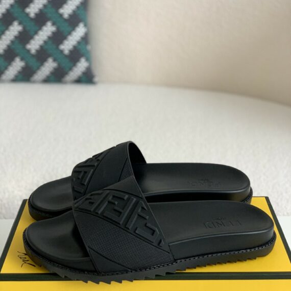 Fendi slippers – KIRBY
